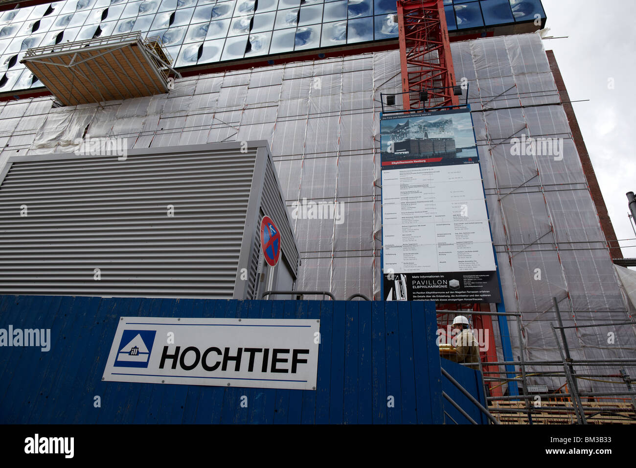 The construction site of the philharmonic hall 'Elbphilharmonie' Stock ...