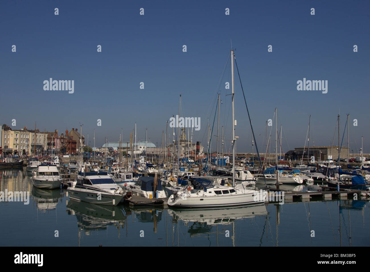 ramsgate kent harbour Stock Photo - Alamy