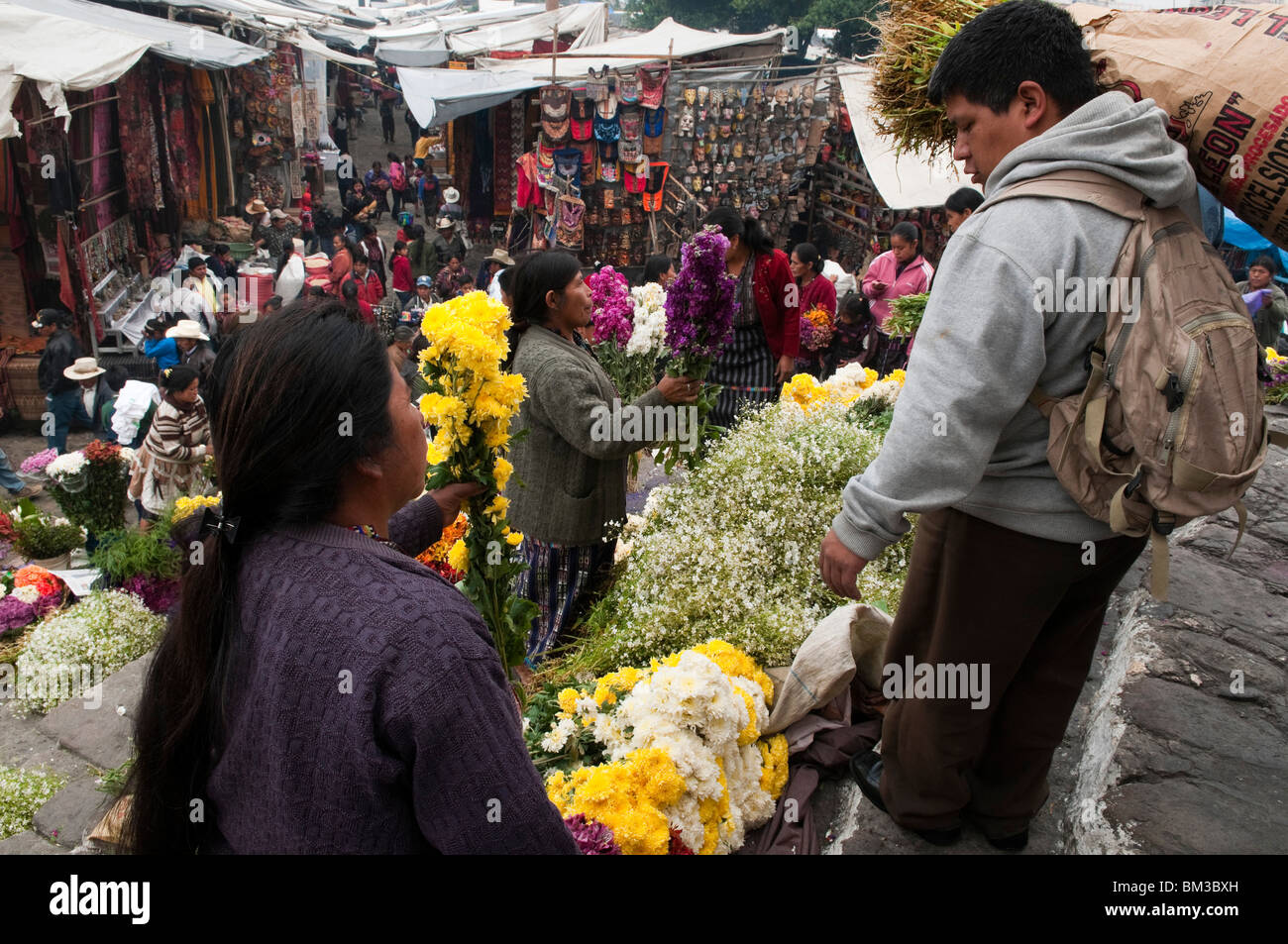 Chichicastenango market, Guatemala Stock Photo - Alamy