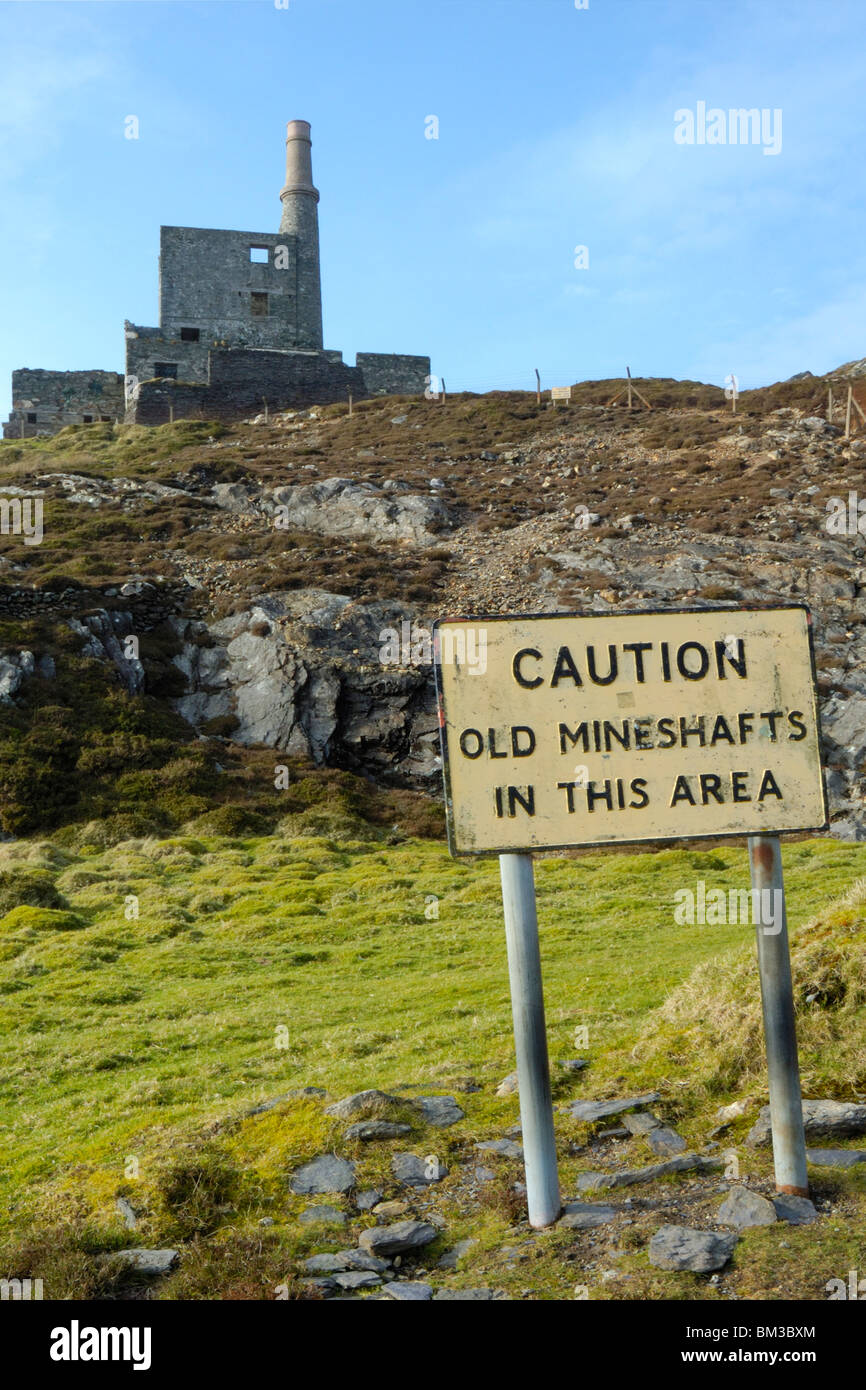 Allihies: Mountain Mine Man engine house and notice. "Caution old ...