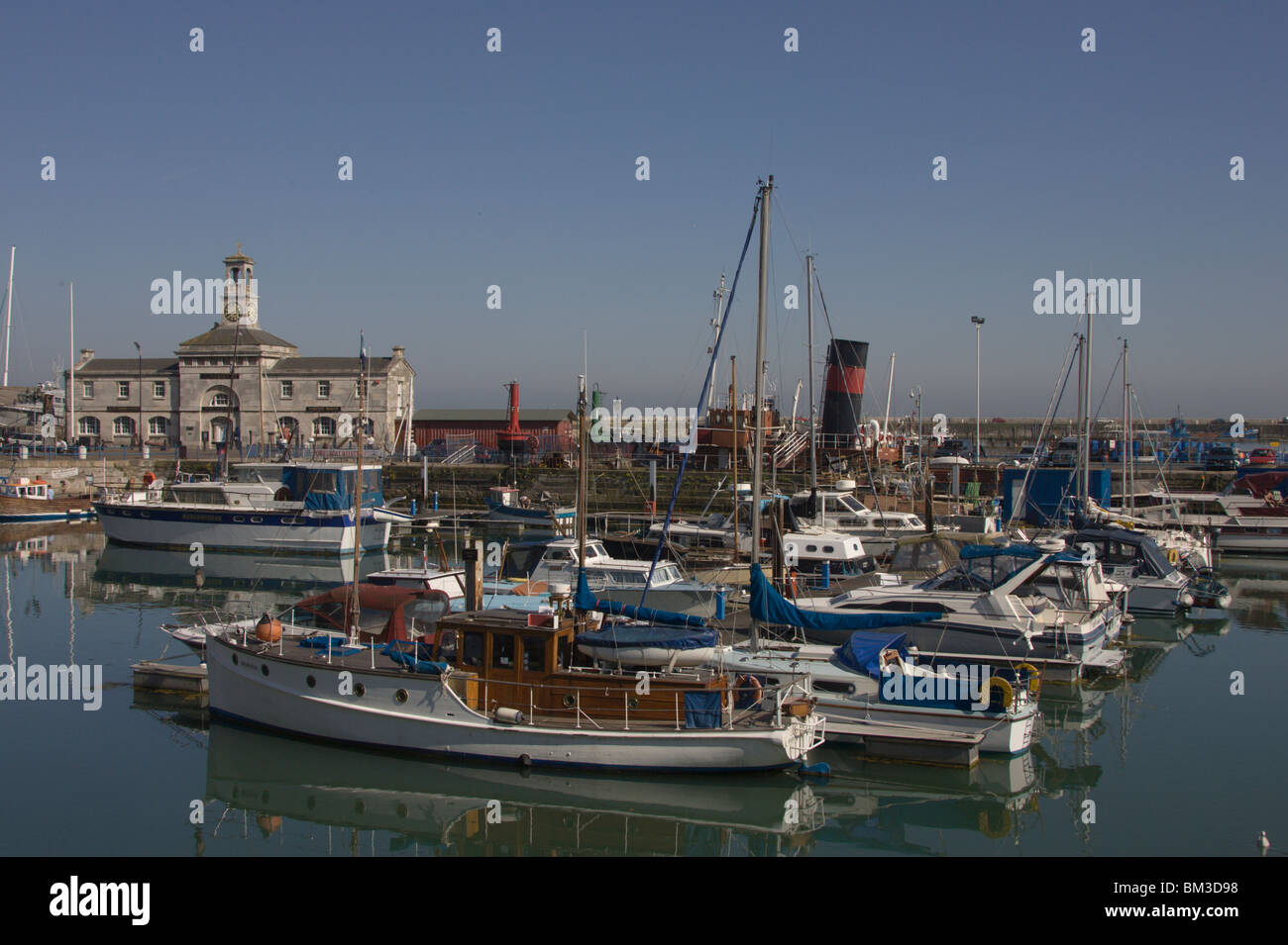 ramsgate kent harbour Stock Photo - Alamy