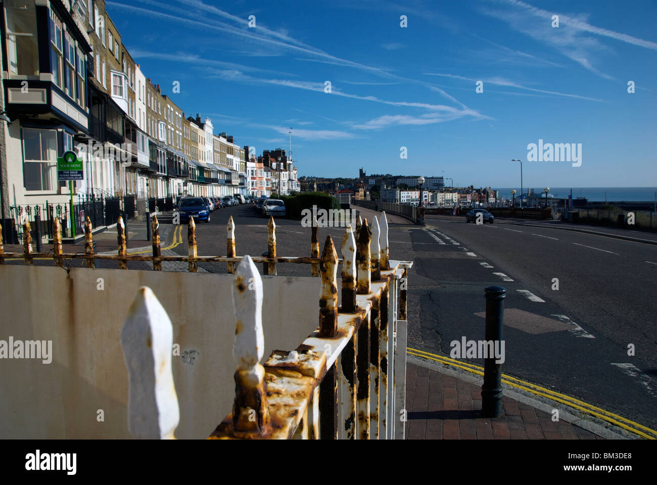 Seafront houses ramsgate hi-res stock photography and images - Alamy
