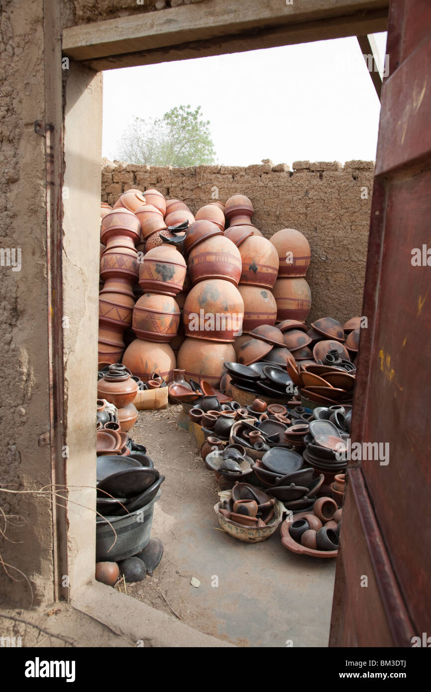 Mali segou pottery hi-res stock photography and images - Alamy