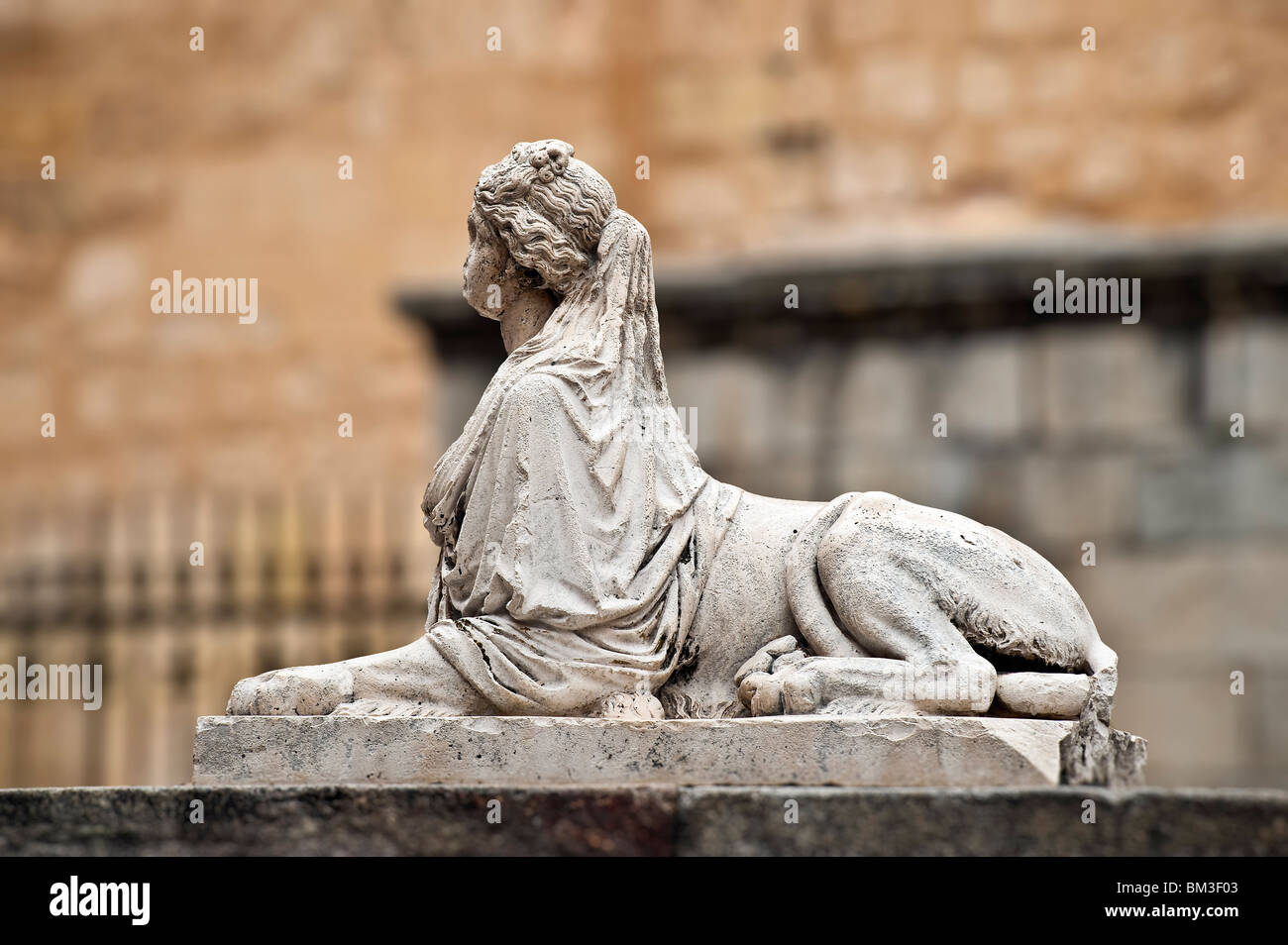 Sphinx statue hi-res stock photography and images - Alamy