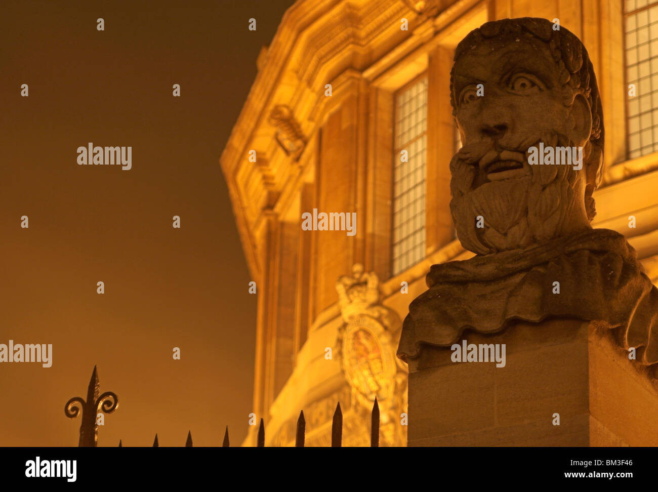 Oxford night stone head uk hi-res stock photography and images - Alamy