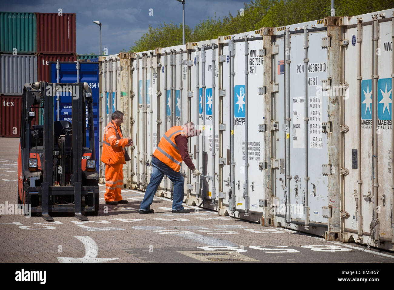 Police Raid Containers At The Port Felixstowe,Suffolk looking for ...