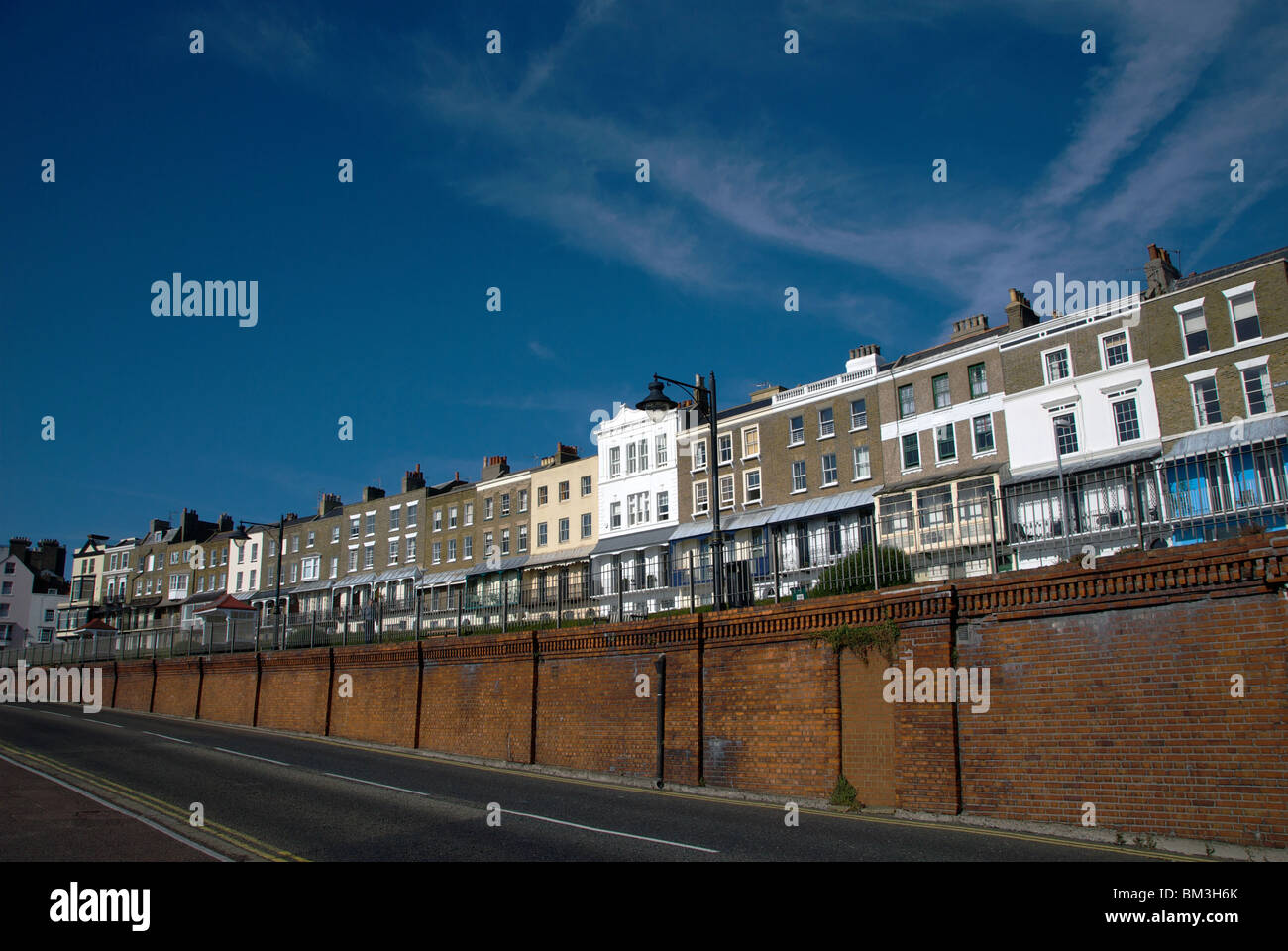 Seafront houses ramsgate hi-res stock photography and images - Alamy