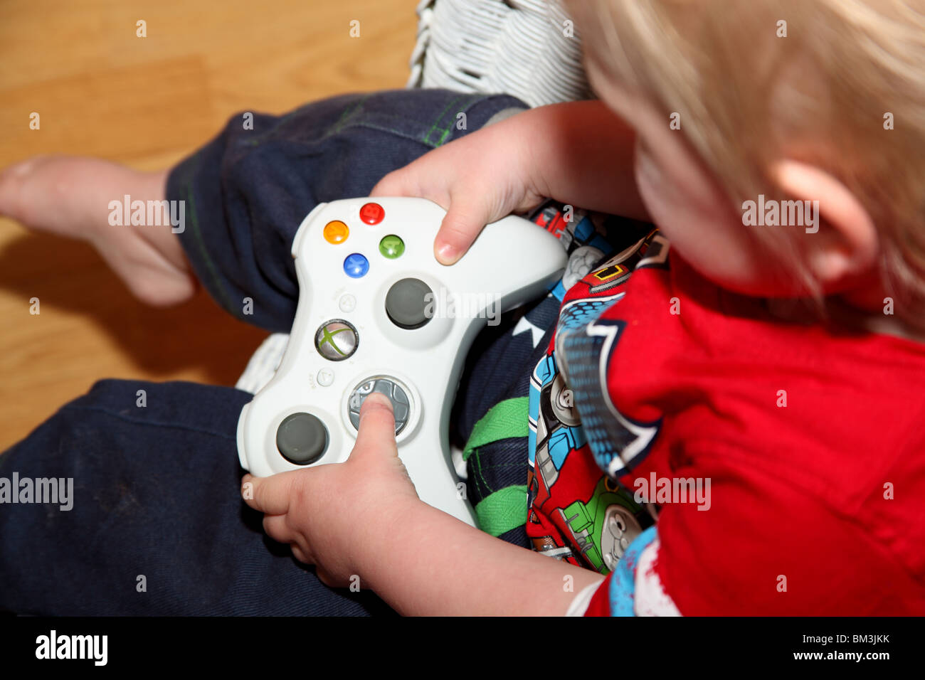 Child playing xbox hi-res stock photography and images - Alamy
