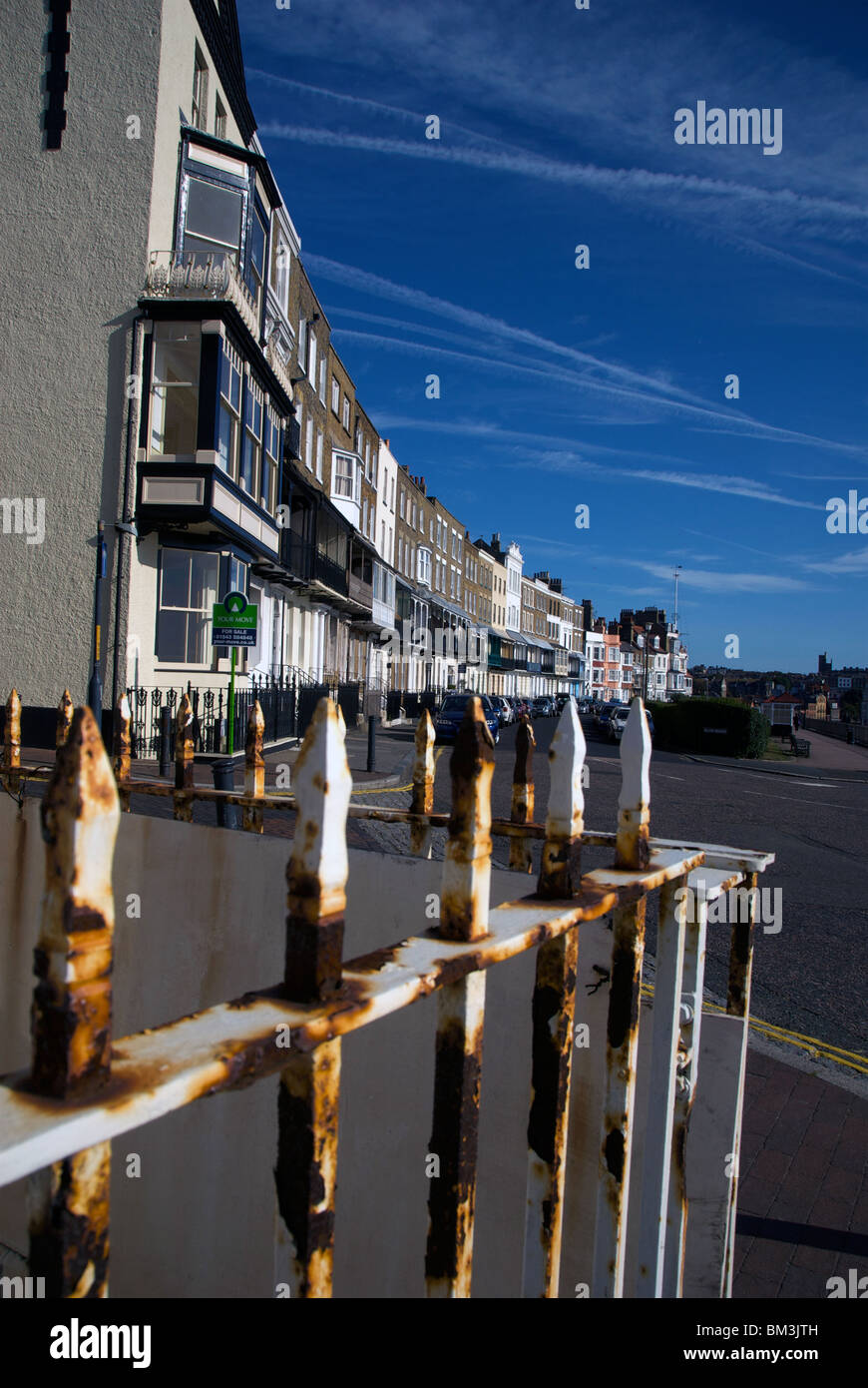Seafront houses ramsgate hi-res stock photography and images - Alamy
