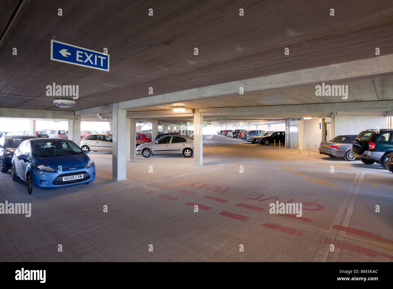 Multi storey car park hi-res stock photography and images - Alamy