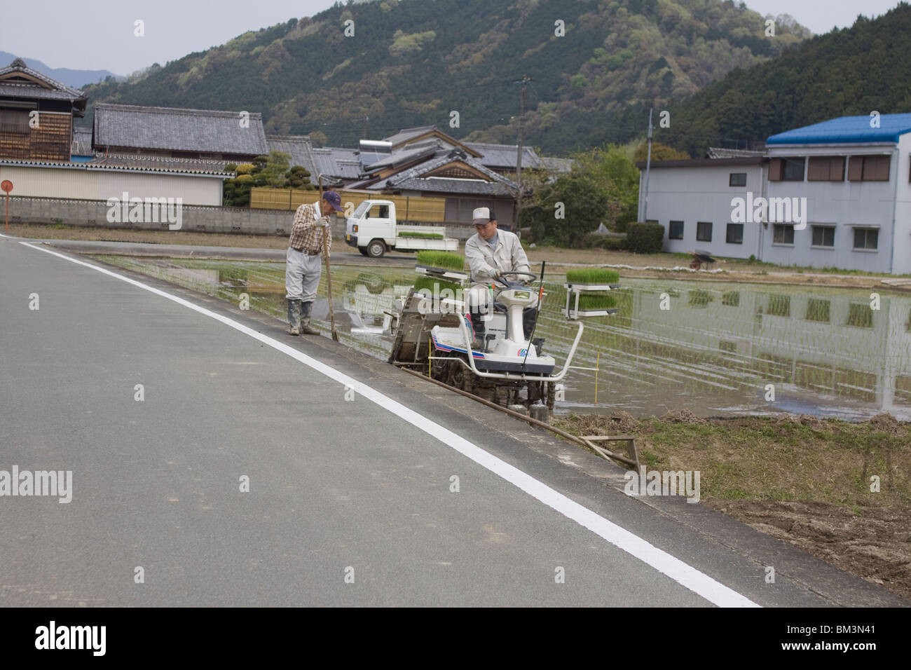 Japan rice planting machine hi-res stock photography and images - Alamy