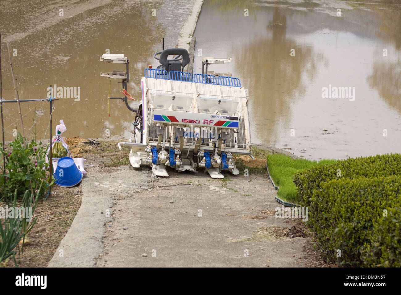 Japan rice planting machine hi-res stock photography and images - Alamy