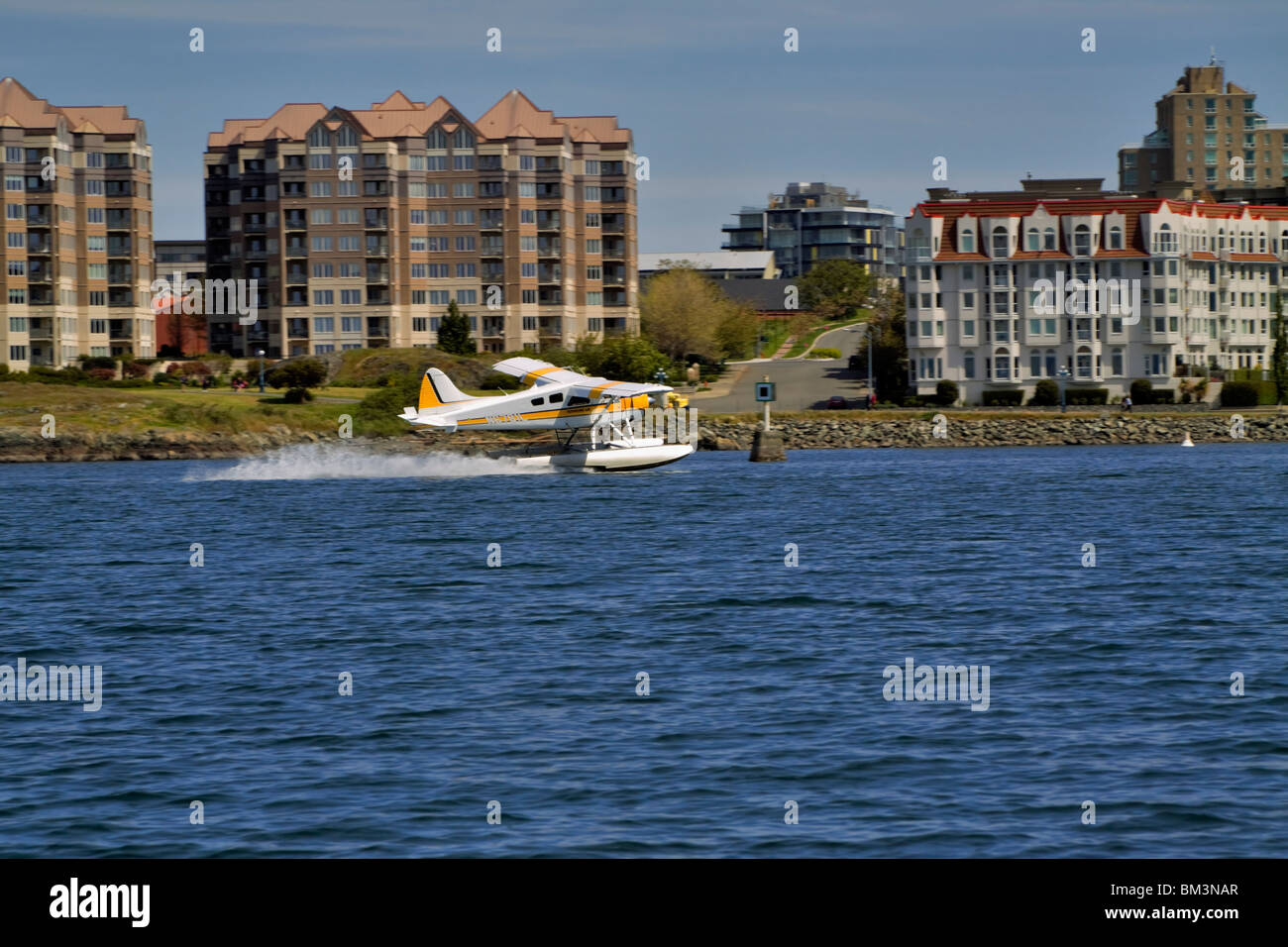 Seaplane landing canada hi-res stock photography and images - Alamy