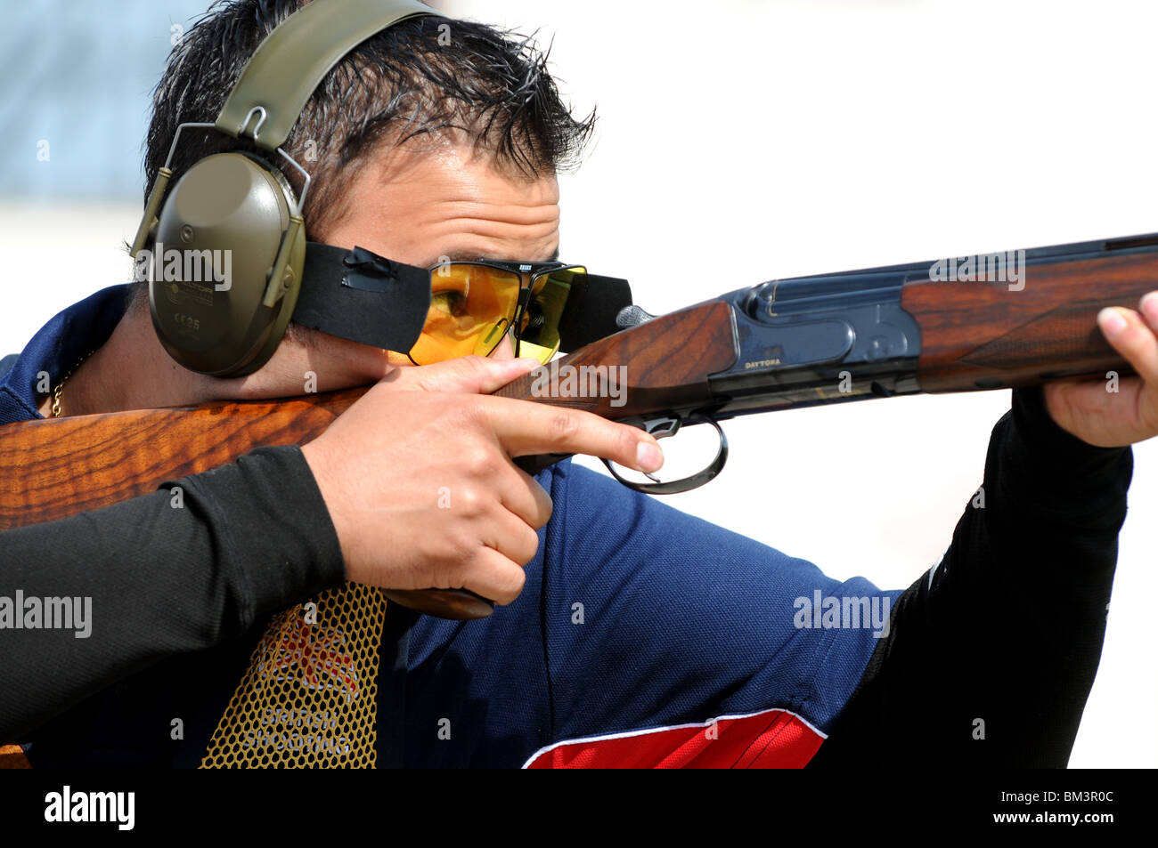 Shotgun competition, competitor at a shotgun contest Stock Photo - Alamy