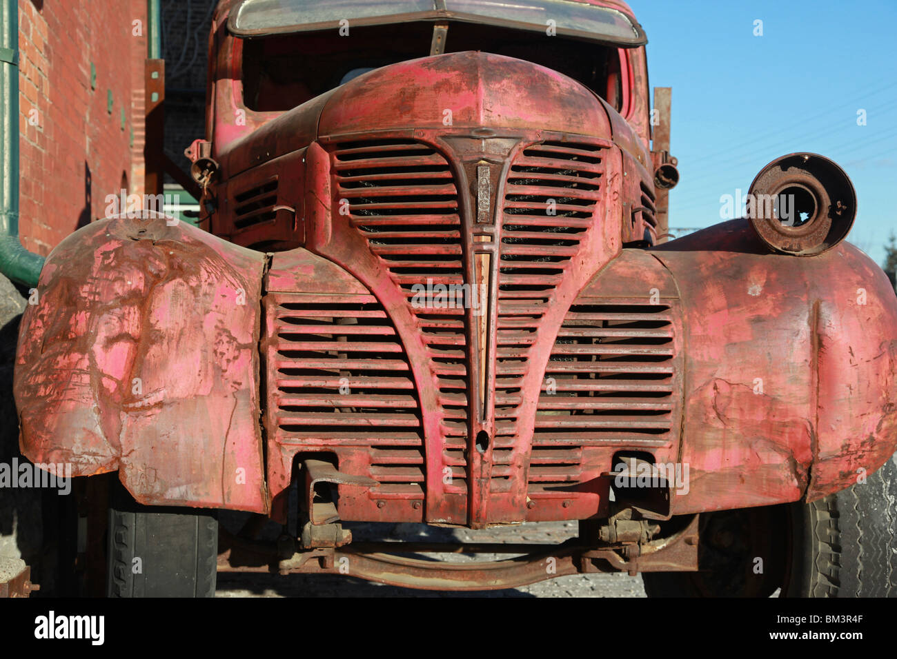 rustic red pickup truck Stock Photo - Alamy
