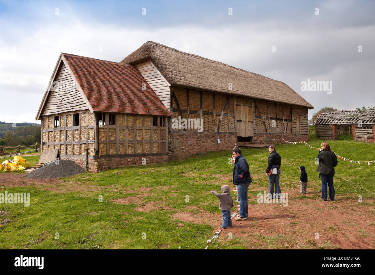 Cruck hi-res stock photography and images - Alamy
