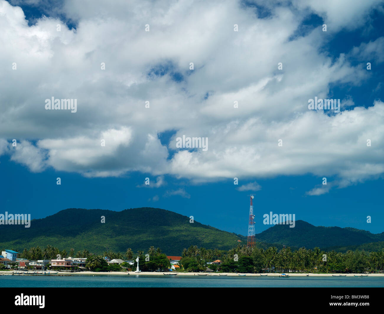 Communications mast boat hi-res stock photography and images - Alamy