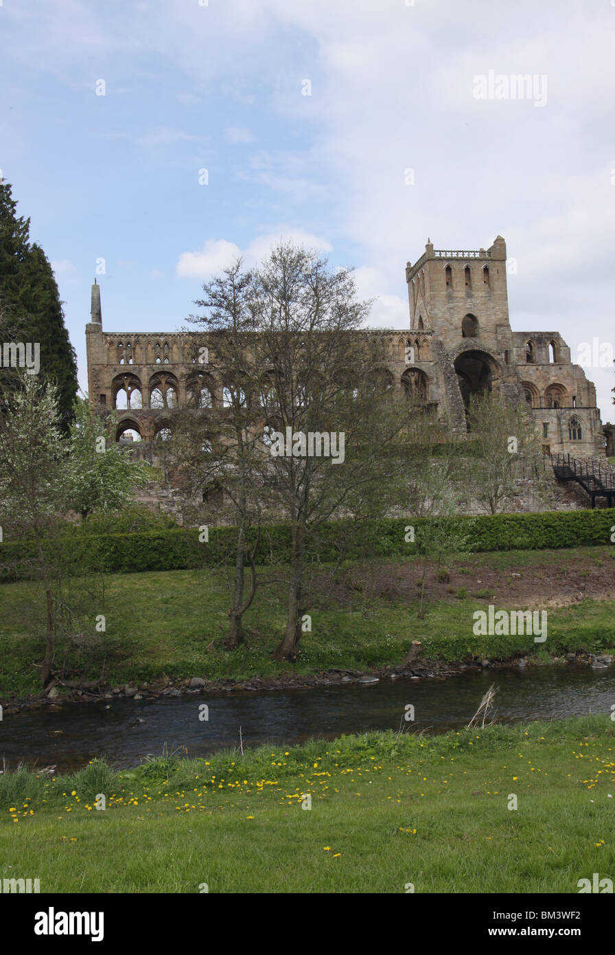 Jedburgh Abbey and Jed Water Scotland May 2010 Stock Photo - Alamy