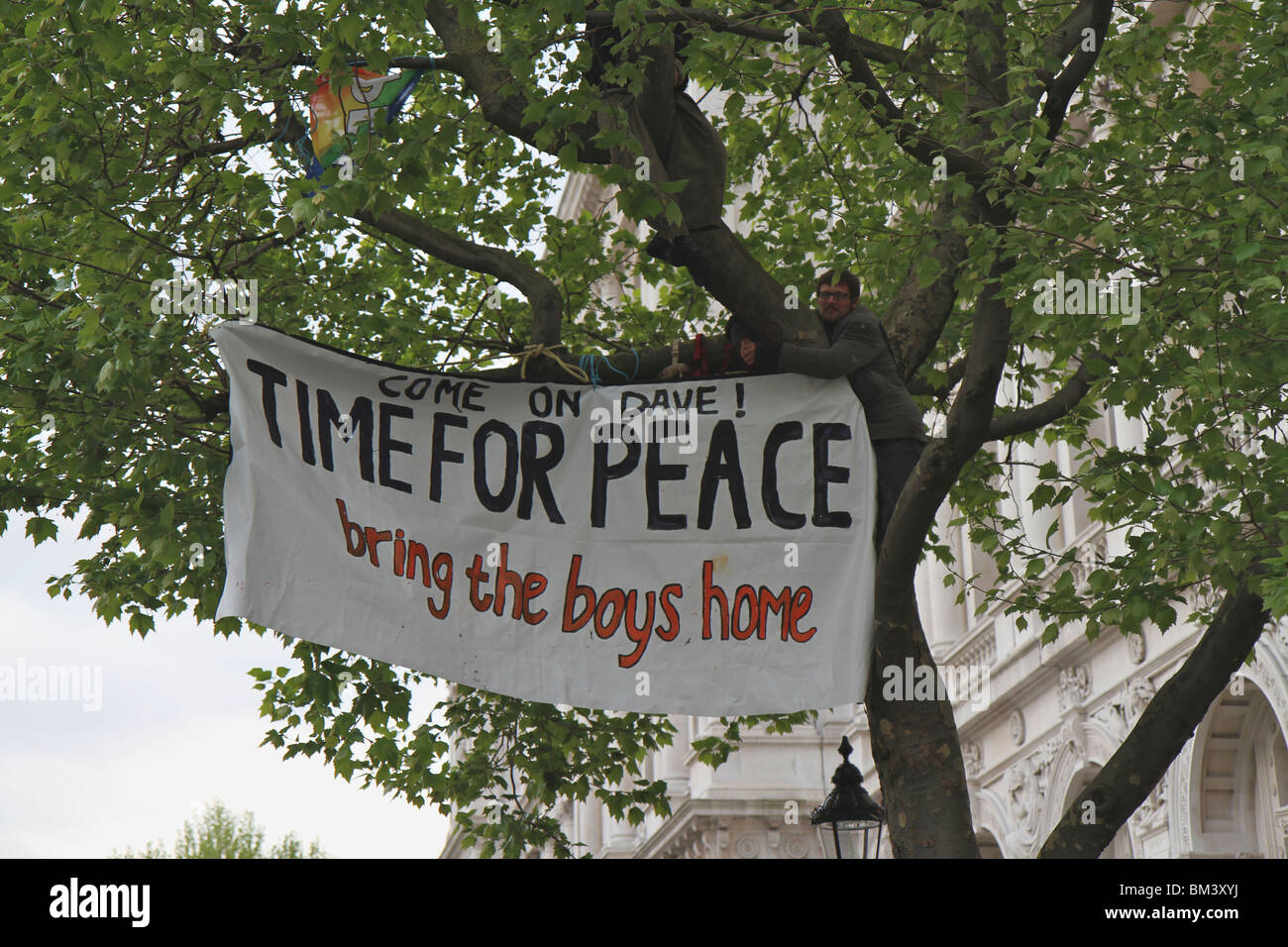 War protest in downing street hi-res stock photography and images - Alamy