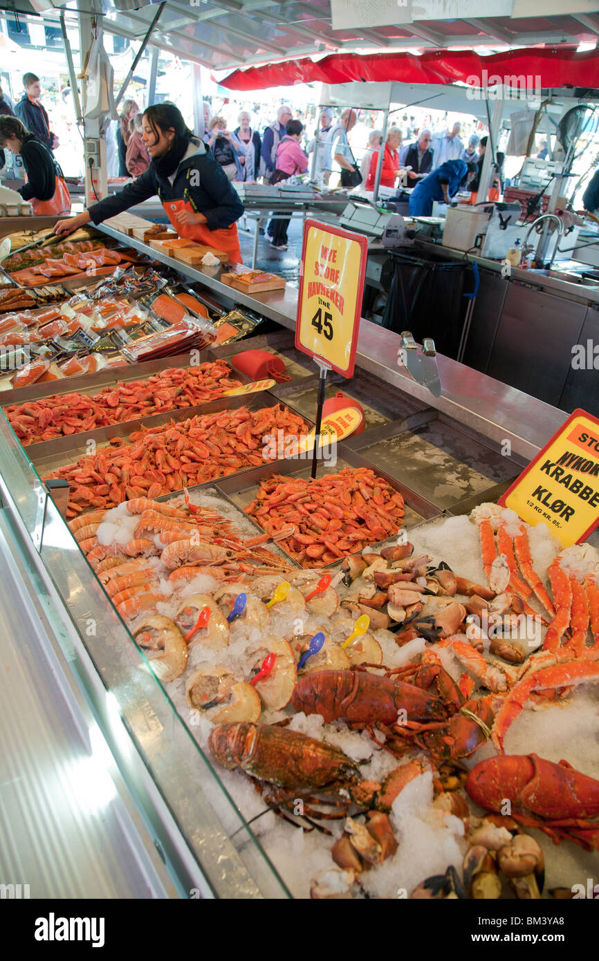 Shellfish stall hi-res stock photography and images - Alamy