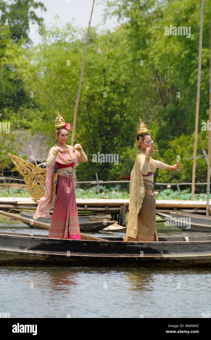 water theatre show , Ayutthaya Weekend Floating Market, Wat Klong Sra ...