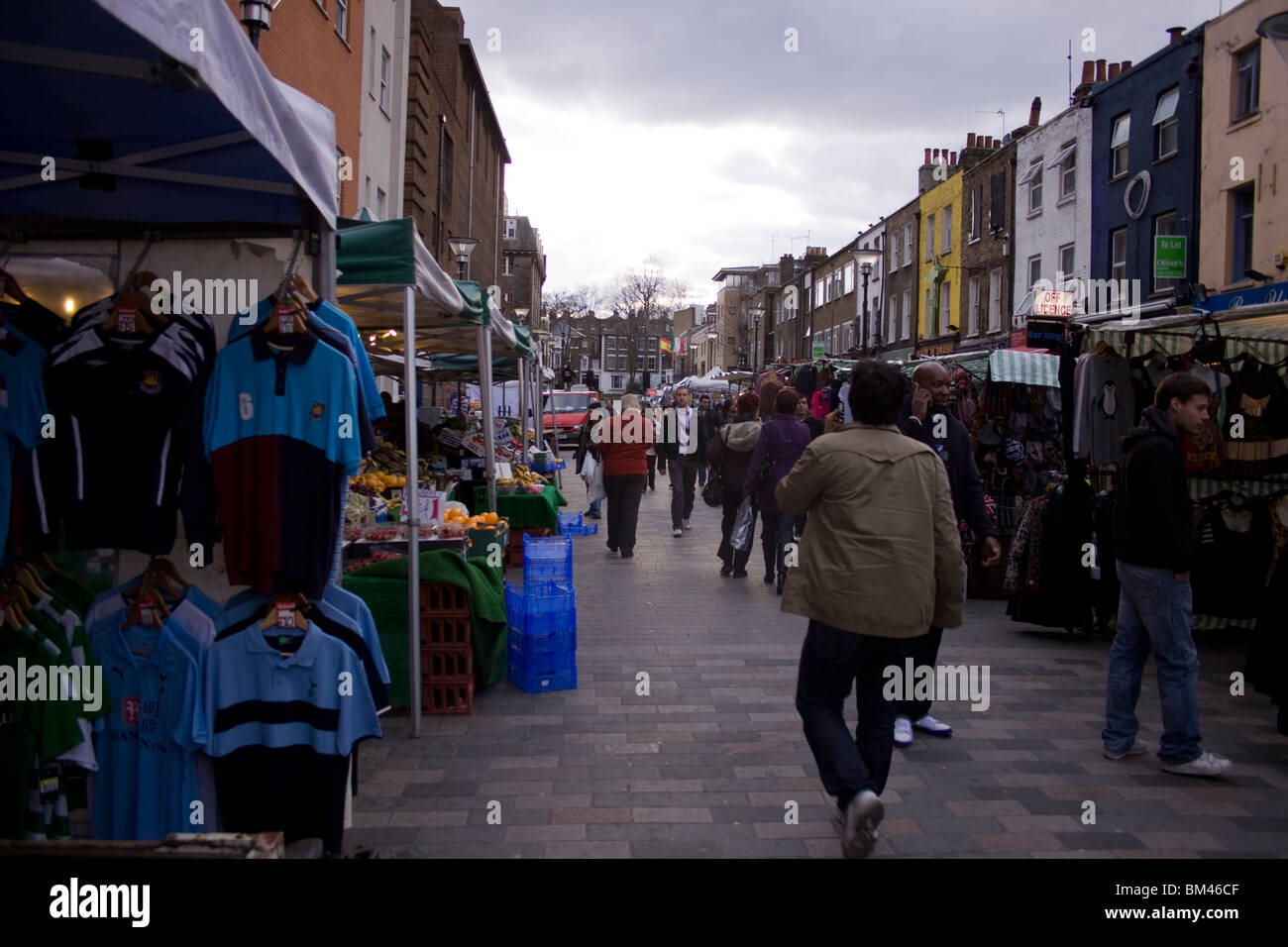 London camden market stalls hi-res stock photography and images - Alamy