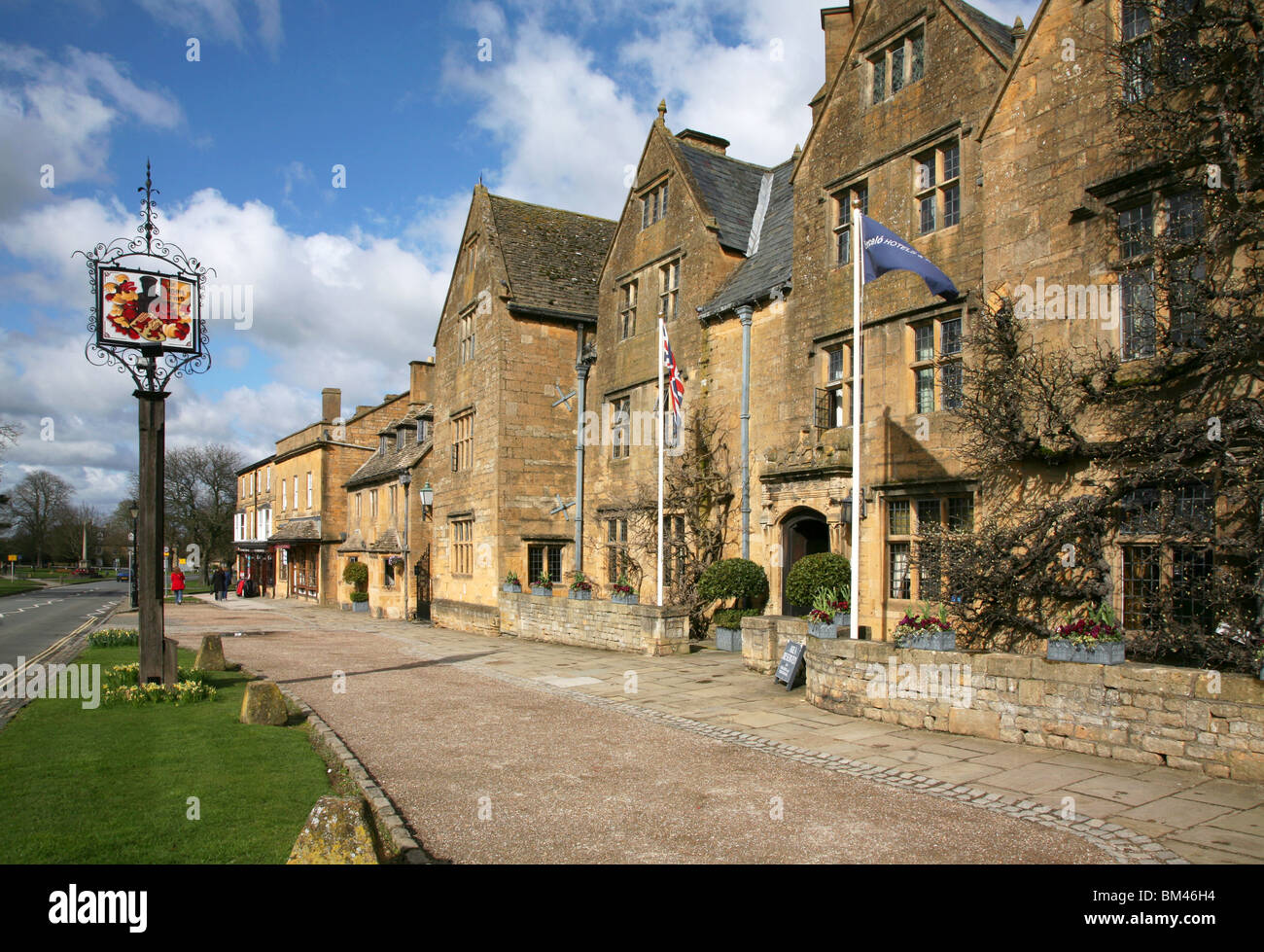 Lygon arms hi-res stock photography and images - Alamy