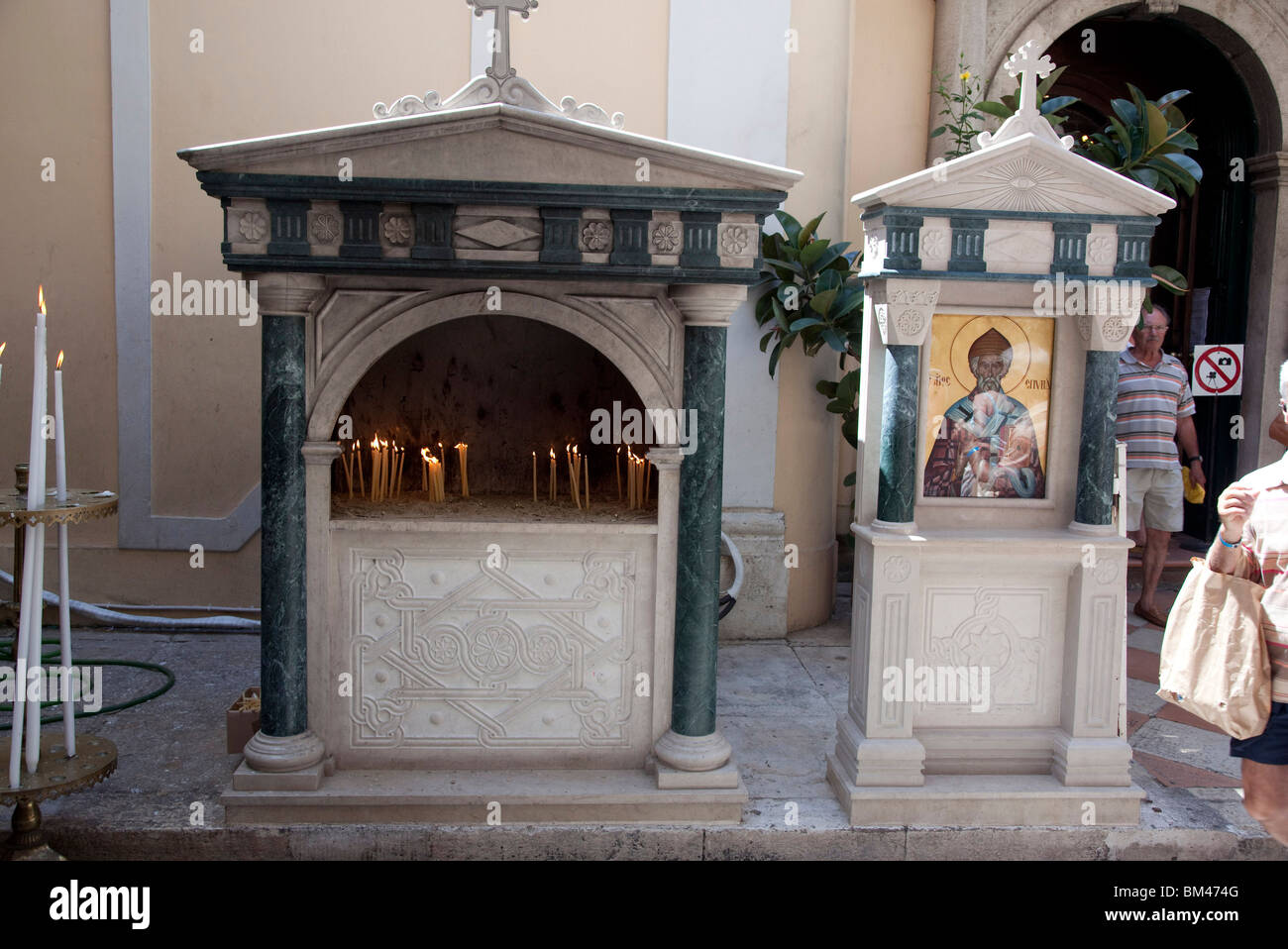Greek shrine europe hi-res stock photography and images - Alamy