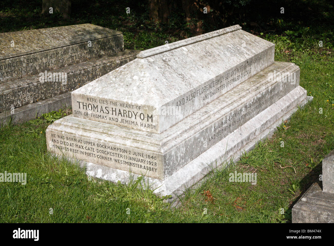 Grave in Stinsford churchyard where the heart of Thomas Hardy was ...