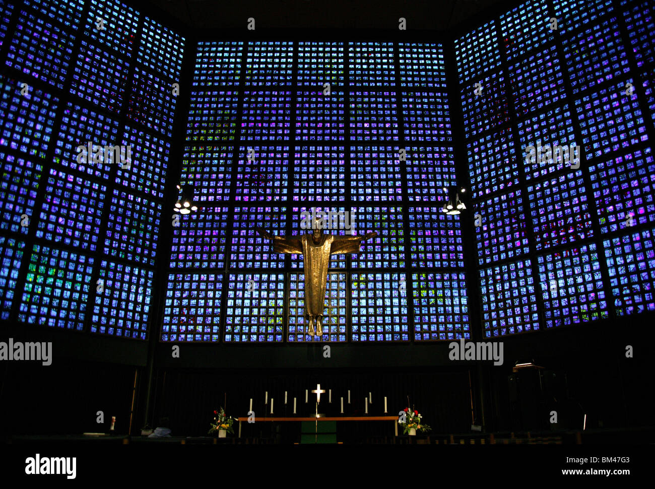 gold jesus in church Stock Photo - Alamy