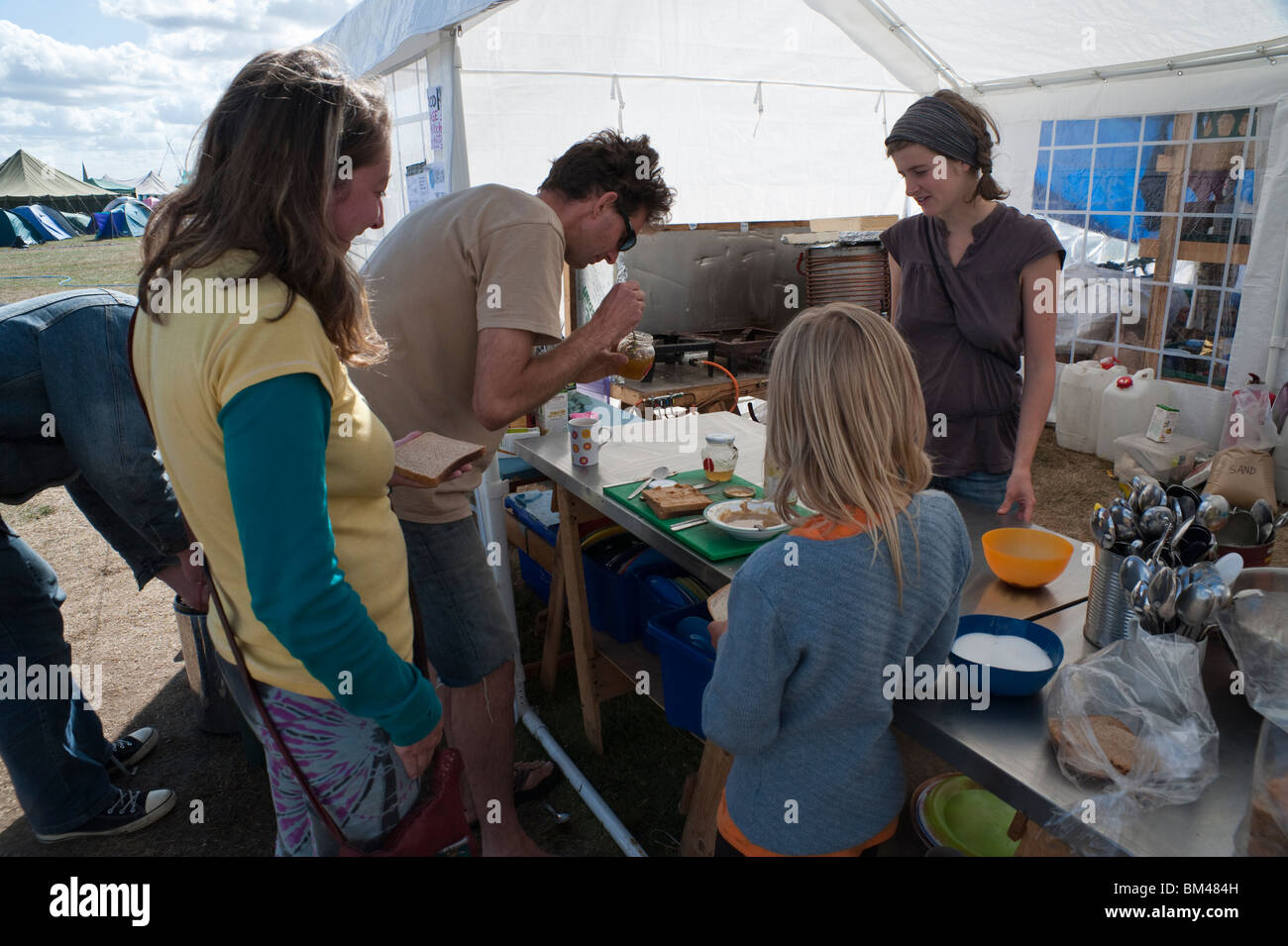 Campers queue hi-res stock photography and images - Alamy