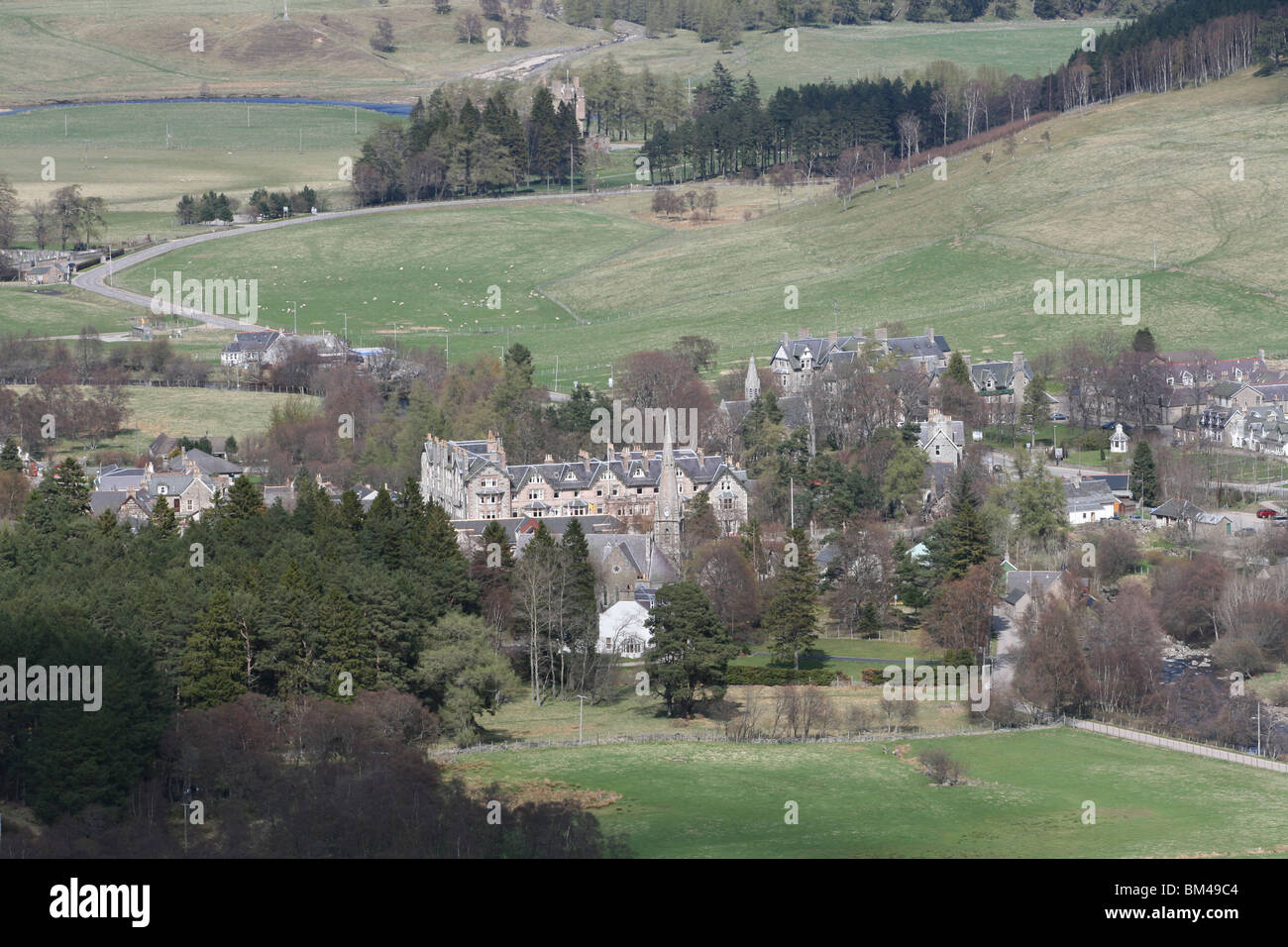 Braemar scotland village hi-res stock photography and images - Alamy