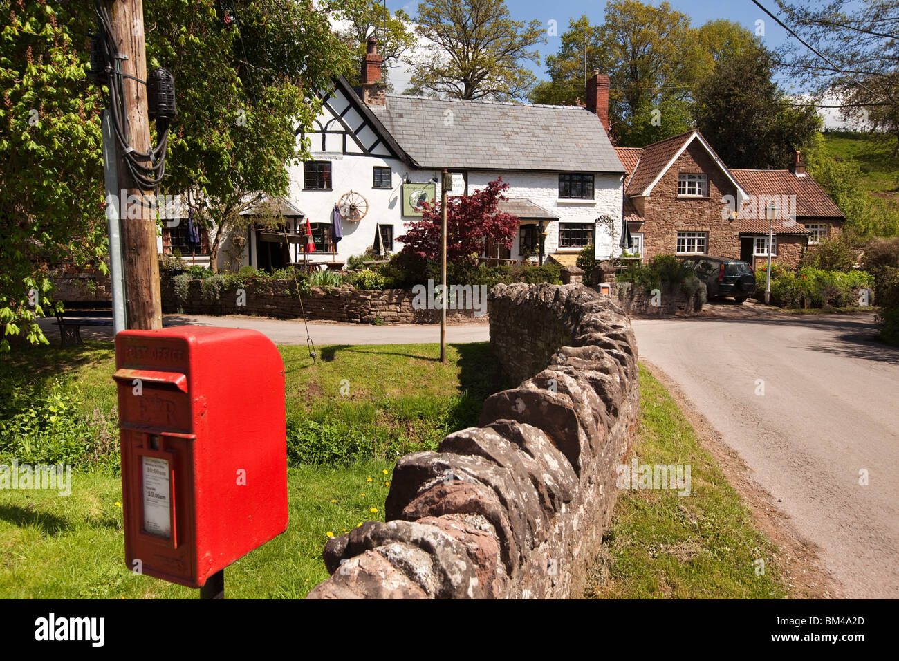UK, England, Herefordshire, Carey, Cottage of Content, village pub ...