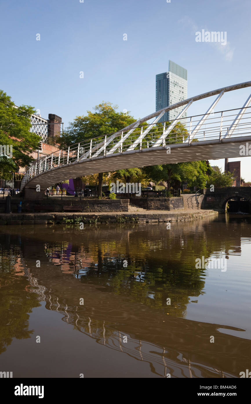 Castlefield, Manchester, England, UK. Merchant's Bridge footbridge over ...