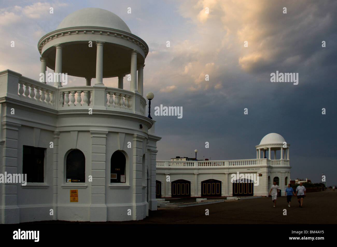 Victorian colonnade hi-res stock photography and images - Alamy