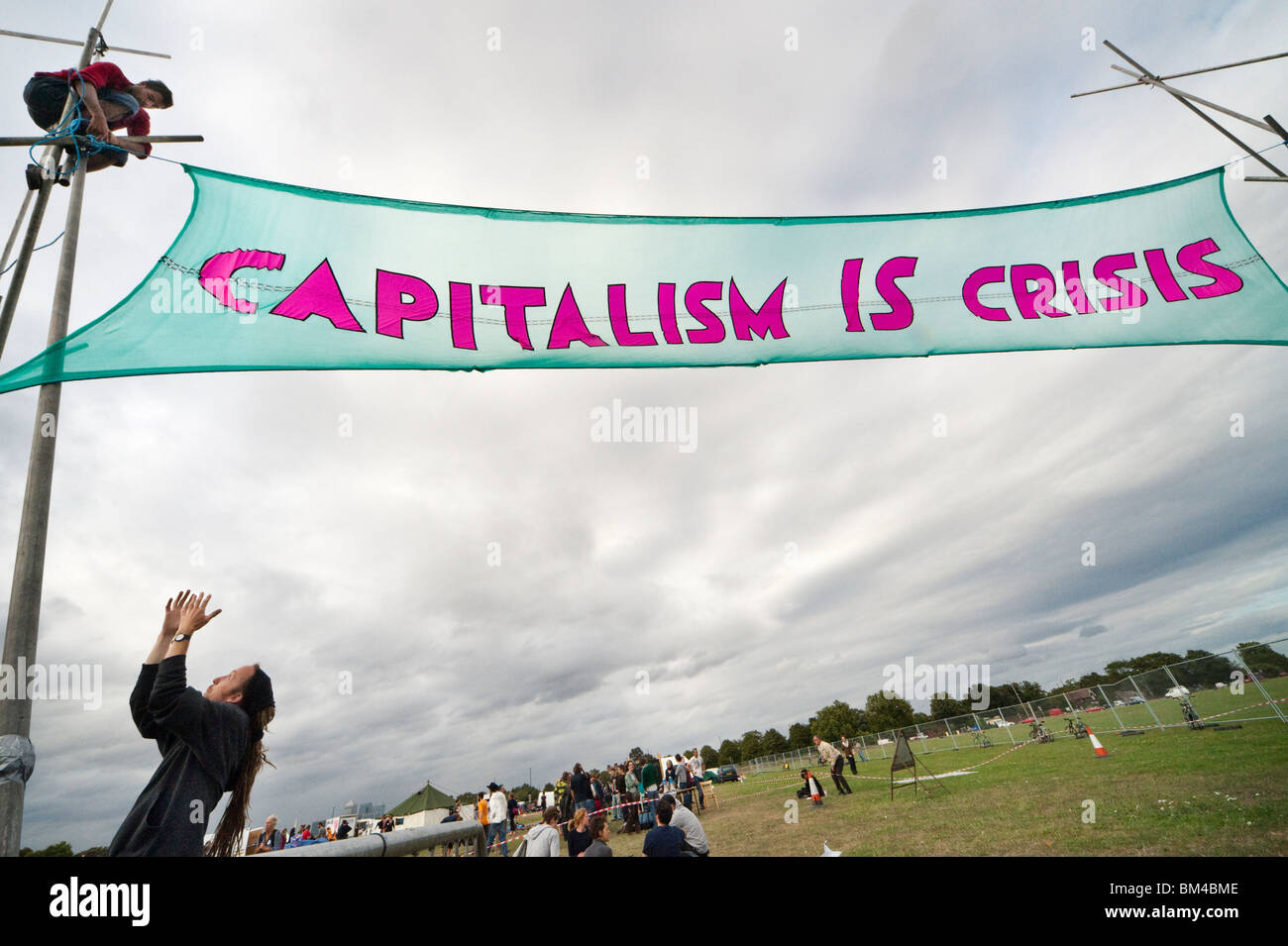 Protesters at the entrance to the climate camp hi-res stock photography ...
