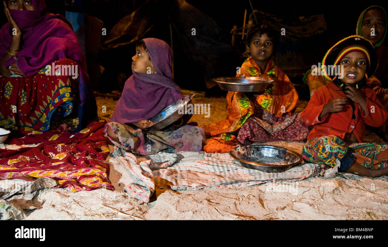 Begging india hi-res stock photography and images - Alamy