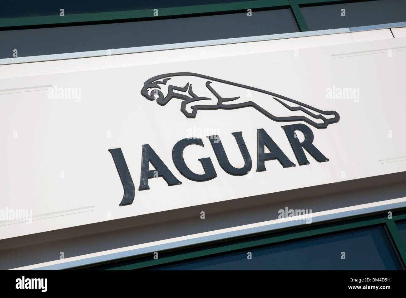 Jaguar dealer hi-res stock photography and images - Alamy