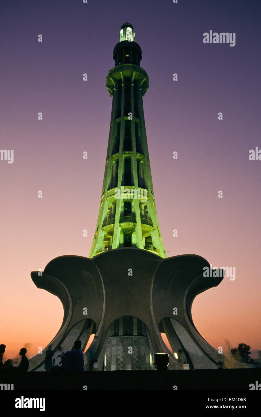 Minar-e-Pakistan monument, Lahore, Pakistan Stock Photo - Alamy