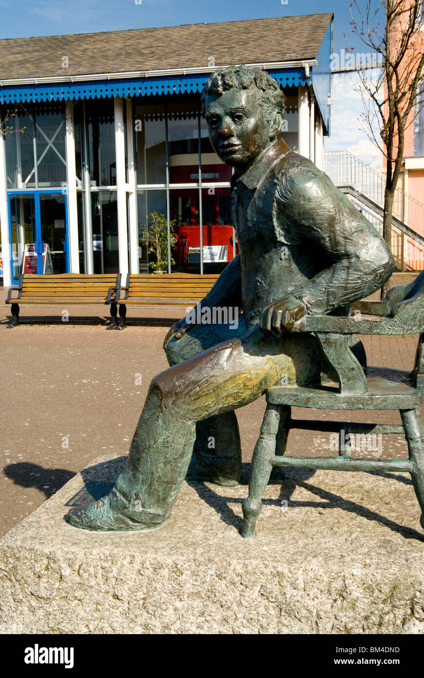 Statue of dylan thomas by sculptor john doubleday hi-res stock ...