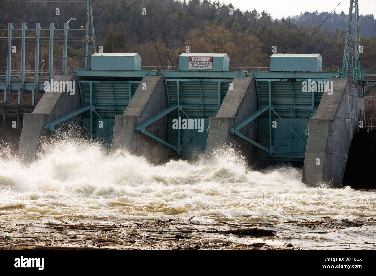 McIndoes Falls and Dam on the Connecticut River in Monroe, New ...