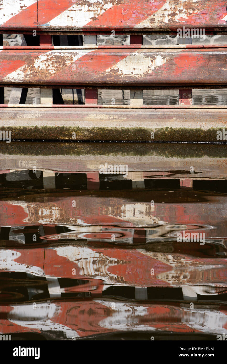 Red and White Reflection Stock Photo - Alamy