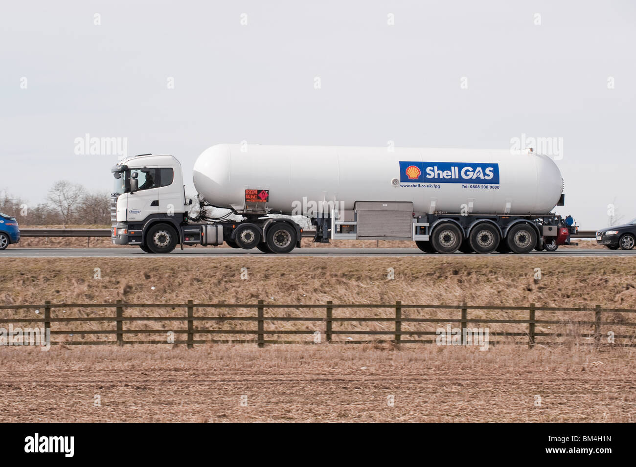 A tanker carrying gas for Shell, travelling along the A1 motorway Stock ...