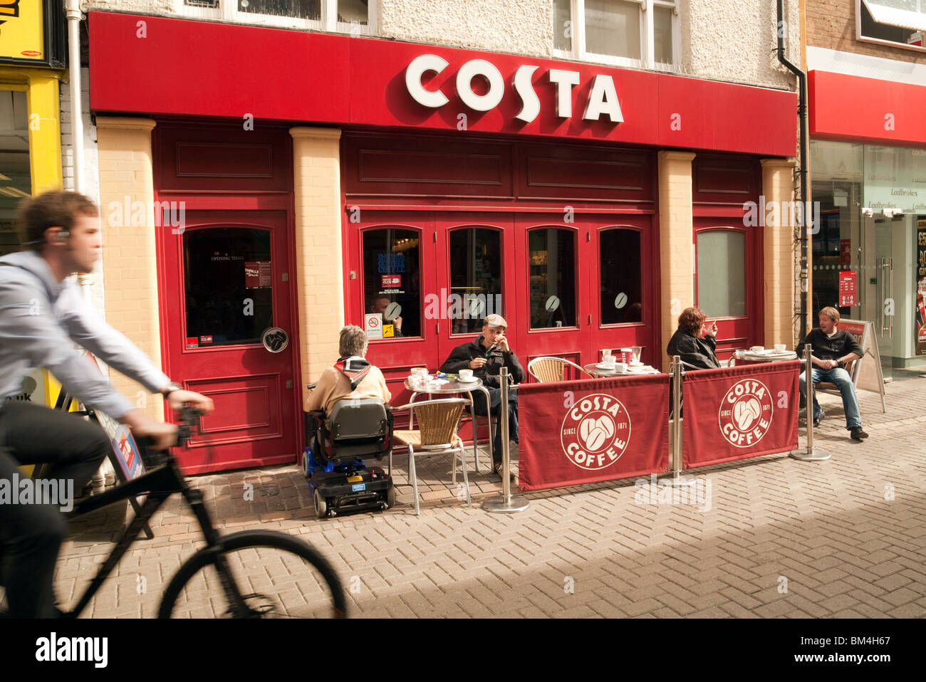 Costa coffee shop hi-res stock photography and images - Alamy