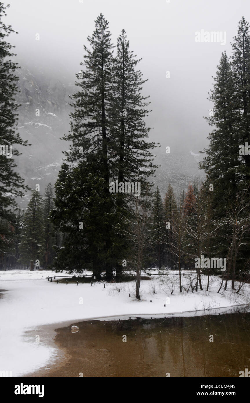 Yosemite winter scenic hi-res stock photography and images - Alamy