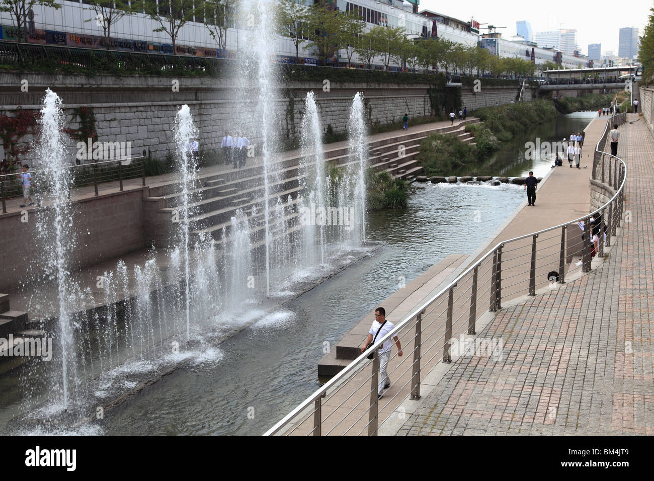 Cheonggyecheon river hi-res stock photography and images - Alamy
