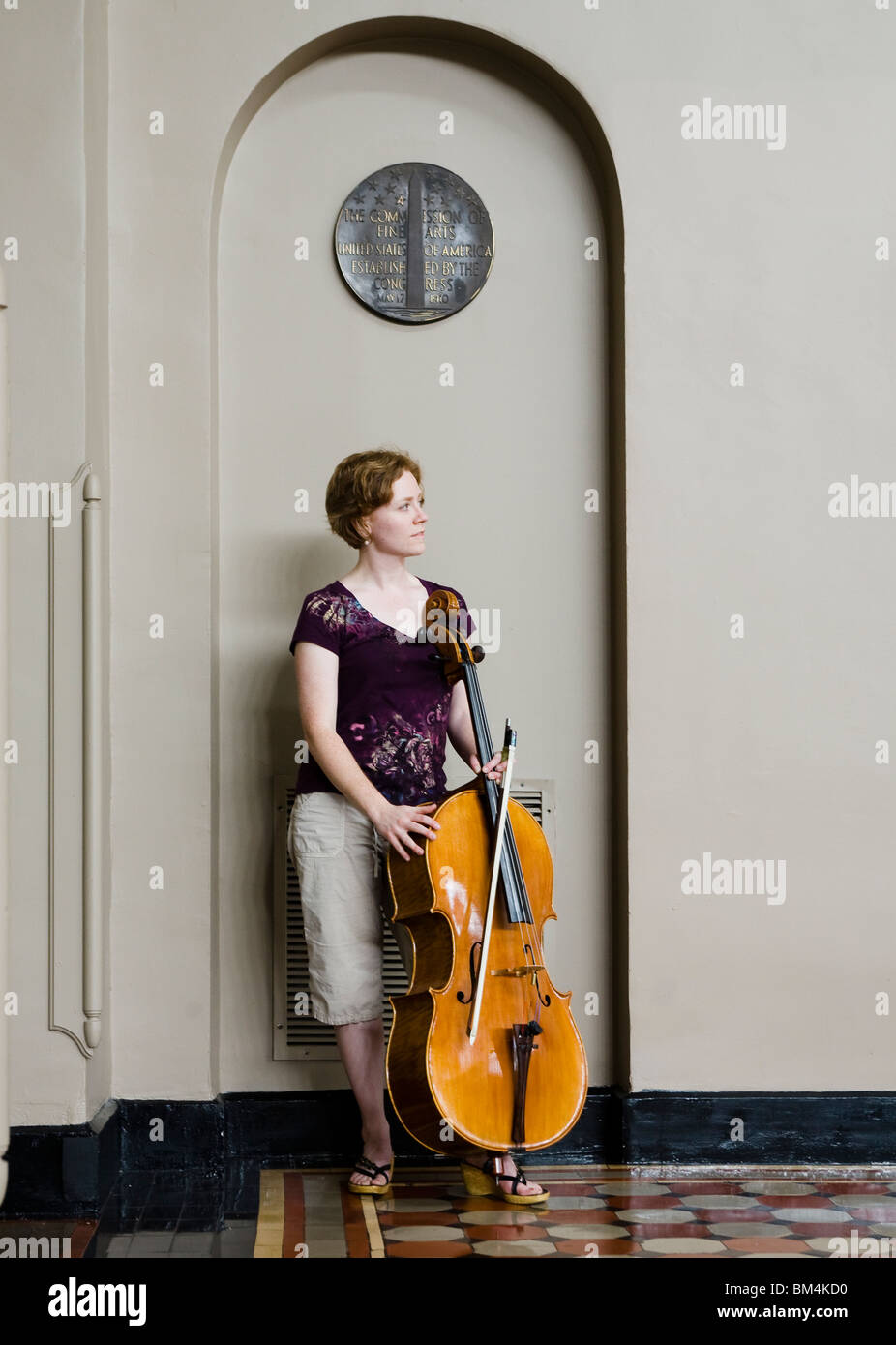 Cello cellist hi-res stock photography and images - Alamy