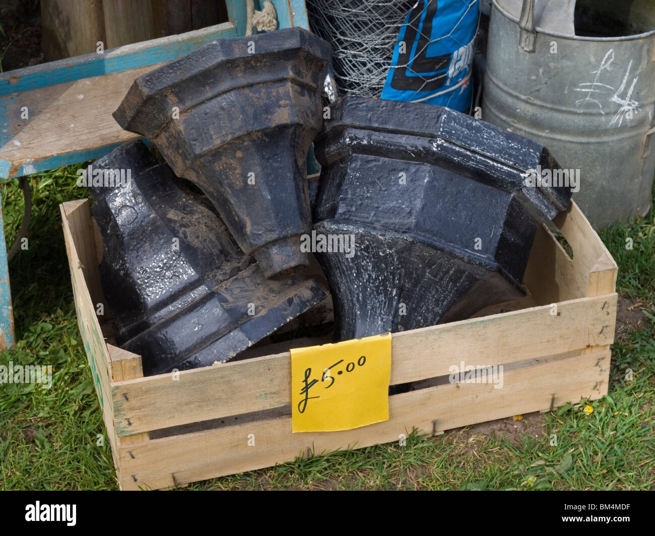 Iron box hi-res stock photography and images - Alamy
