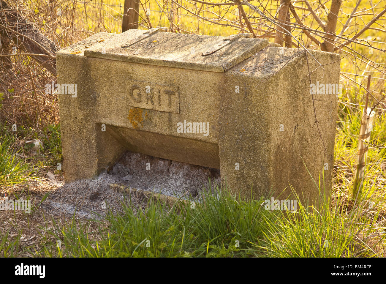 Grit salt bunker hi-res stock photography and images - Alamy