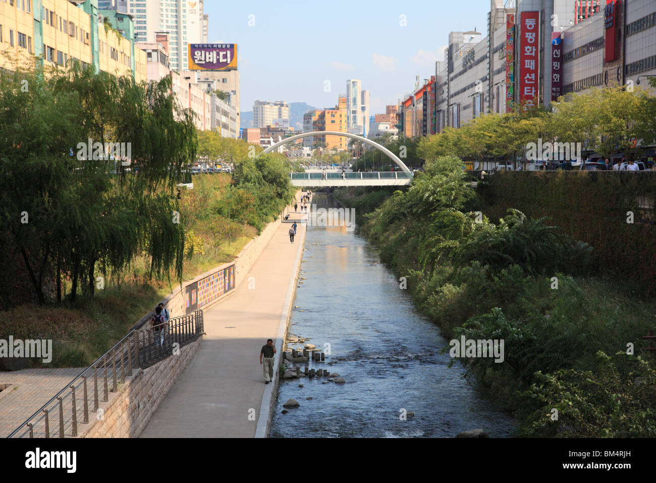 Cheonggyecheon stream seoul hi-res stock photography and images - Alamy
